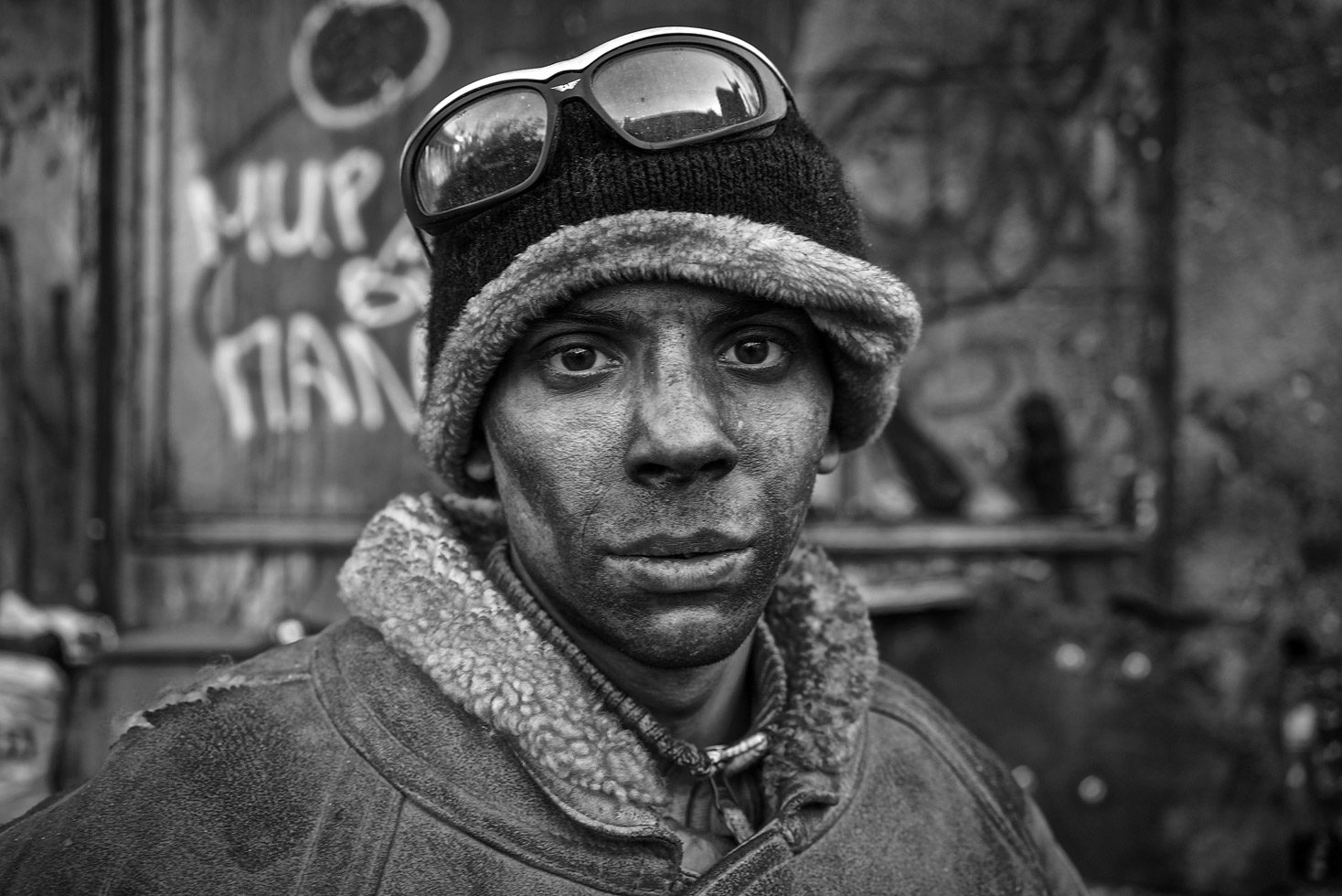 Giles Clarke: Portraits from 2014 – aCurator